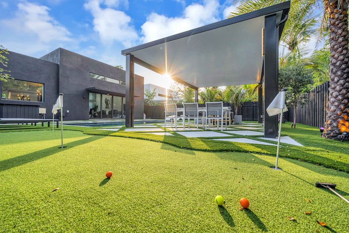 Luxury Villa • 5br • Pool • Prime Location - Miami, FL
