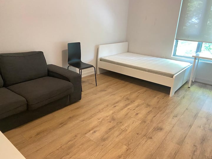 Studio Apartment -Durham College - Oshawa