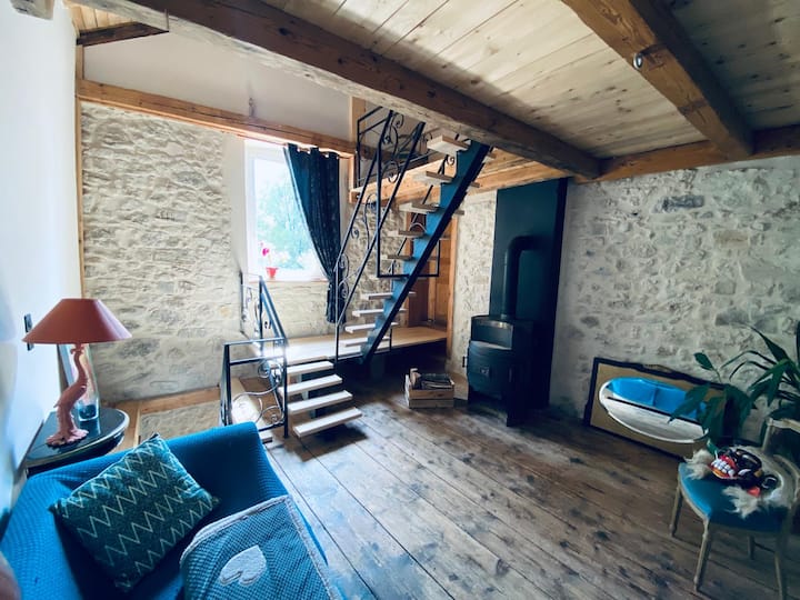 Logement De Charme Sur 3 Niveaux - Lac de Viry