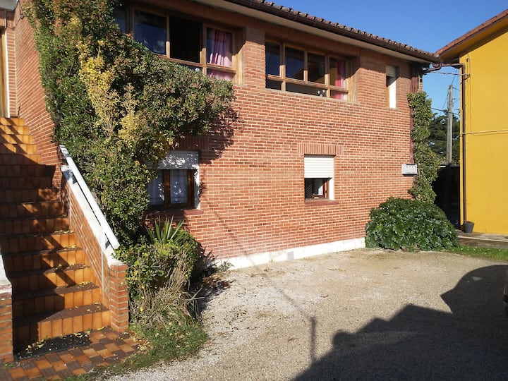 Bajo Con Jardín Privado - Santillana del Mar