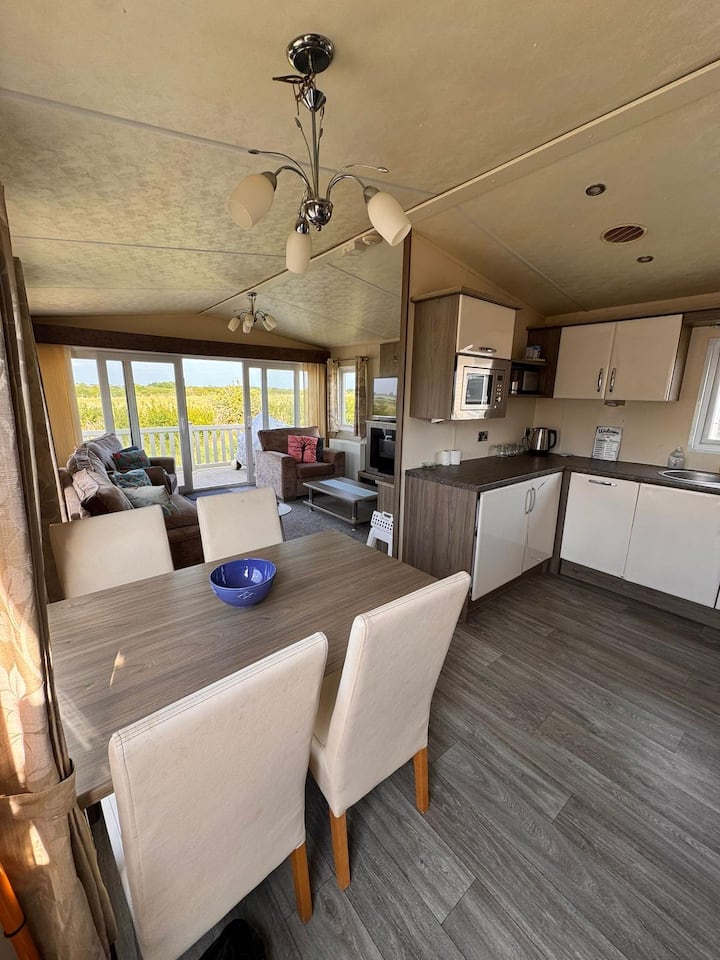 Verbview 6 Berth Caravan Holiday Home - Clacton-on-Sea
