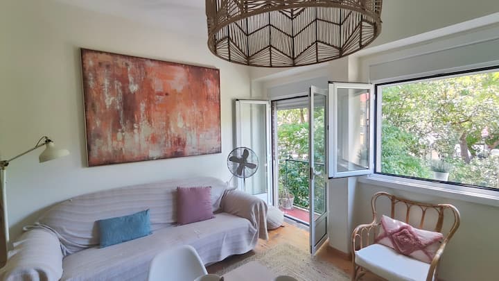 Bright Apt W/ Garden Vibes, By Timecooler - Alvalade