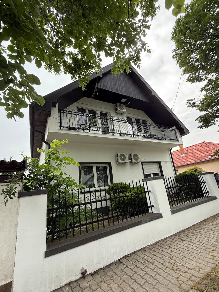 Rózsa Apartman Siófok (Emelet) - Siófok