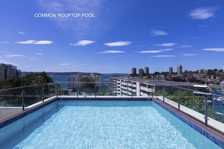 Elizabeth Bay Studio • Rooftop Pool Harbour Views - Sydney