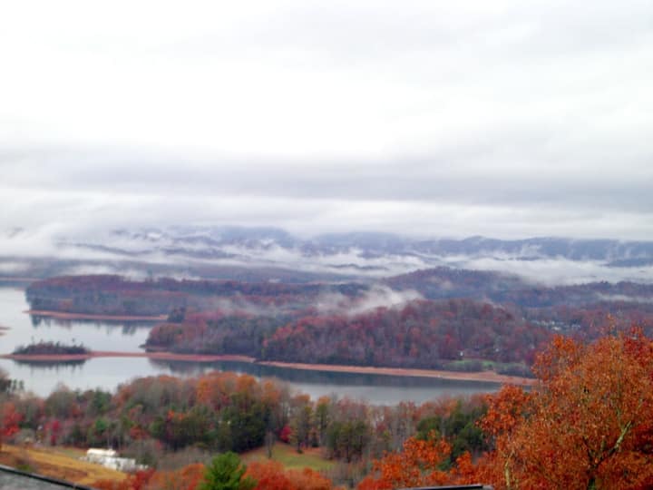 Lake & Peak Retreat - Hiawassee