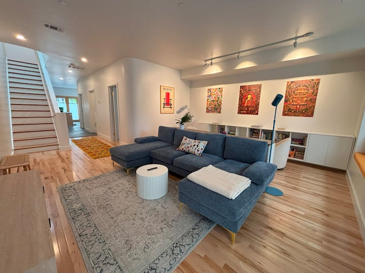 Quiet D.c. Retreat With Modern Flair - Washington, D.C., DC