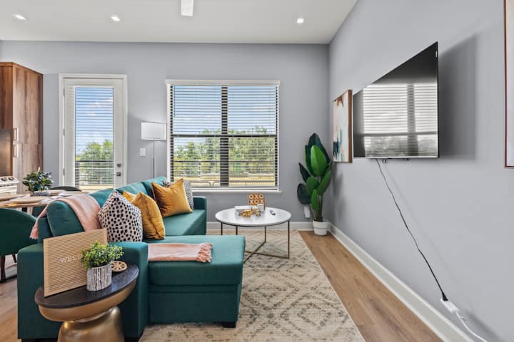 Trendy Downtown Getaway • Wi-fi • Free Parking - Dallas, TX