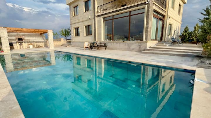 Unique Villa With Pool & Cave - Nevşehir