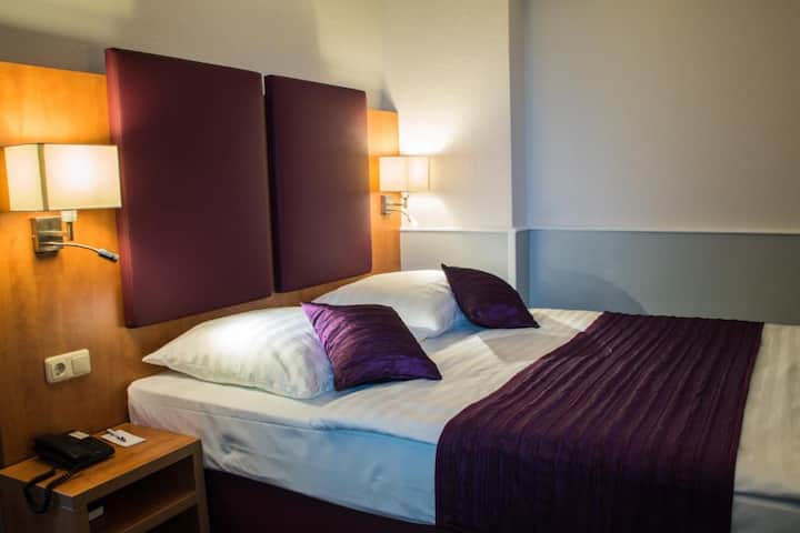 Komfortables Doppelzimmer - Frankfurt am Main