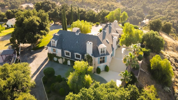 Khyra Beaucrest- Rustic Luxury - Oak Glen, CA