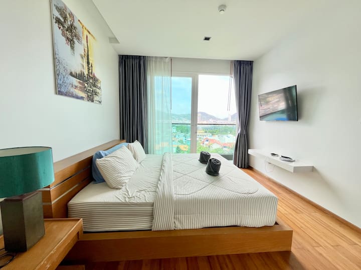 A Stylish 55 Sqm Condominium - Patong Beach