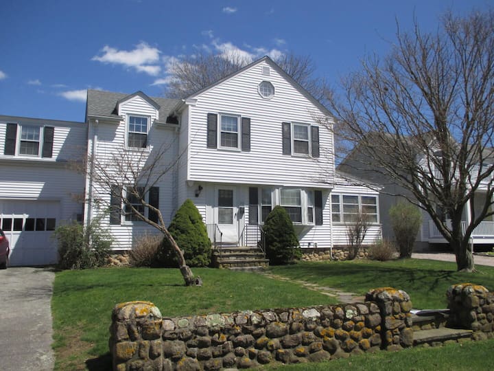 Maplewood Beach House - Watch Hill, RI