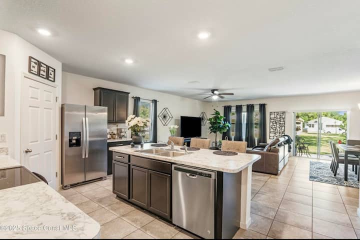 Riviera Retreat Near The Beach - Sebastian, FL