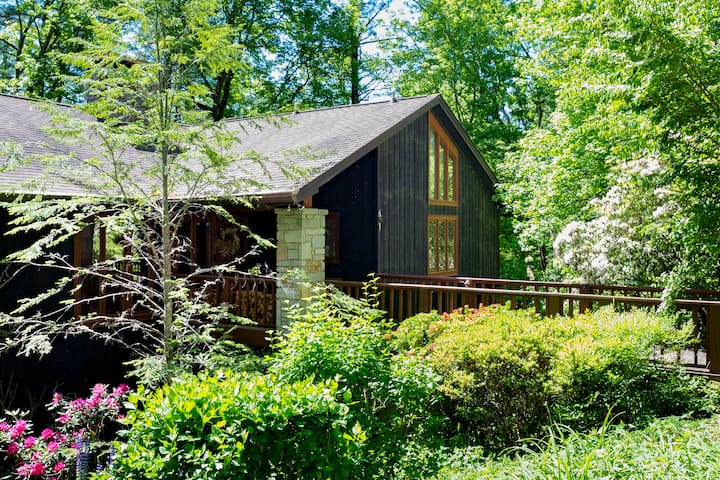 Chimney Top Lodge - Sapphire, NC