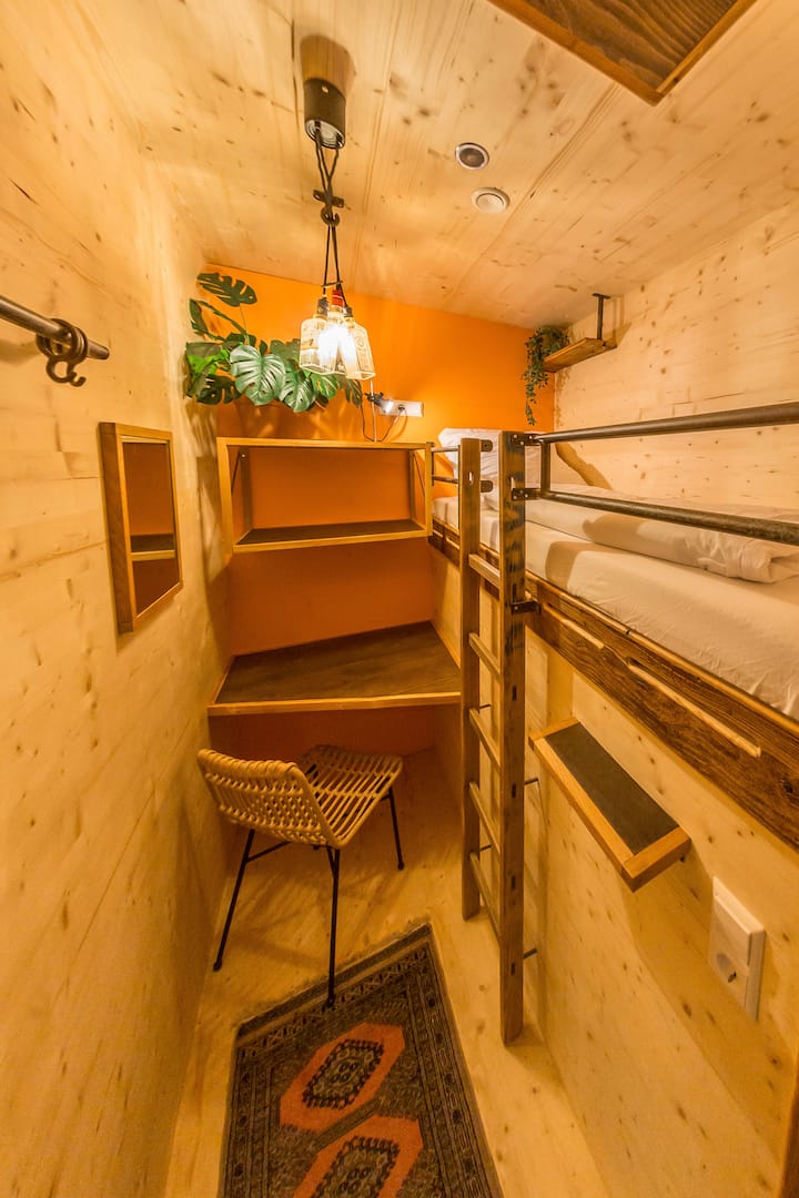 Orange – ½ Tiny House Für 1 - Freiburg im Breisgau