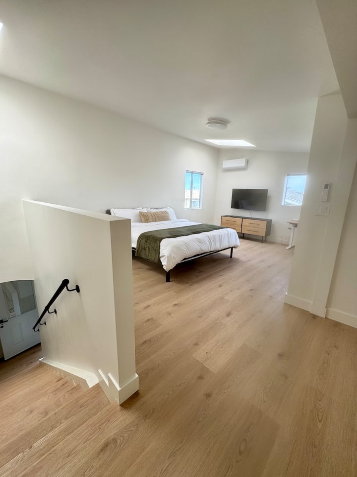 Skylight Loft – Redondo Beach - Redondo Beach, CA