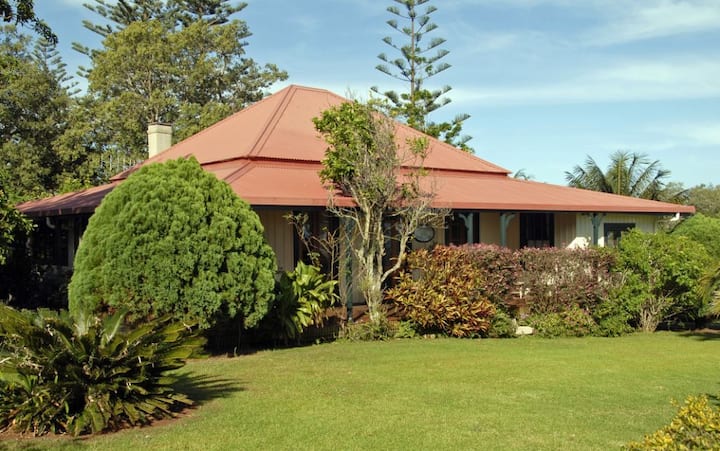 Christian's Of Bucks Point (Includes Car) - 諾福克島