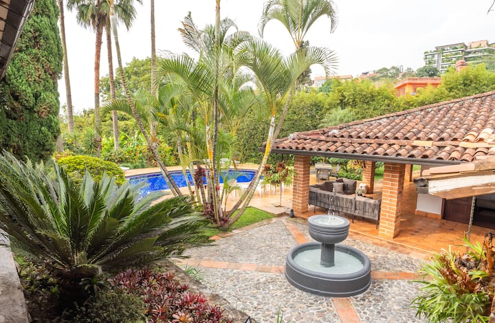 Premium Mansion In Poblado|nightclub, Maid & Pool - Medellín