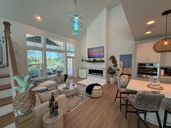 Custom House In Rehoboth Beach,theatre,spa,office - Lewes