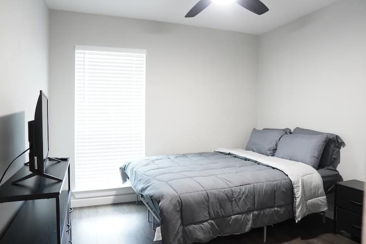 Private Br W Fast Wi-fi For Remote Work And Study - Frisco, TX