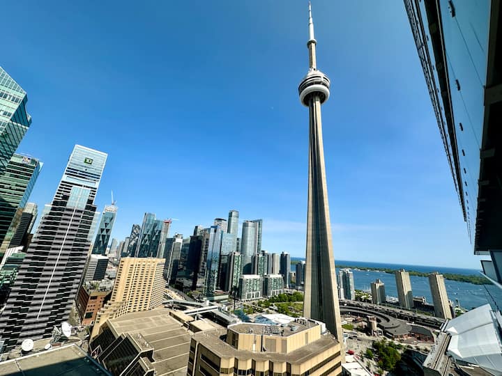 Elegant 2br | Cn Tower + Lake View W/ Rooftop Pool - Toronto