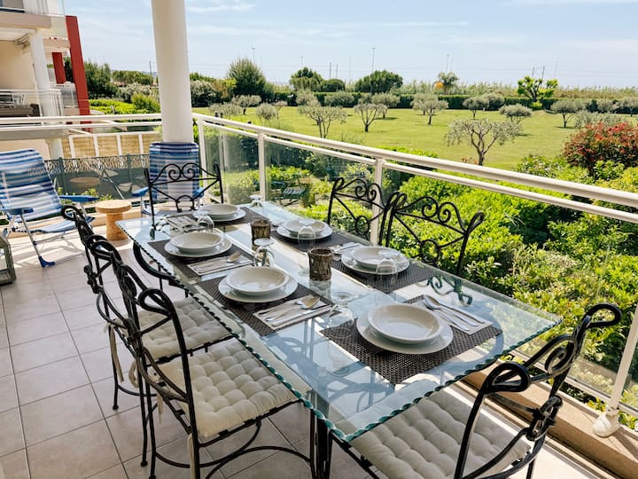 Spacious Seaside Condo With Garden & Sea-view - Antibes