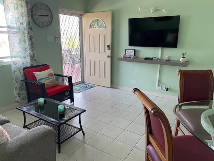 3 Bedroom W/pool
Families/couples
Island Retreat - Saint Kitts ve Nevis