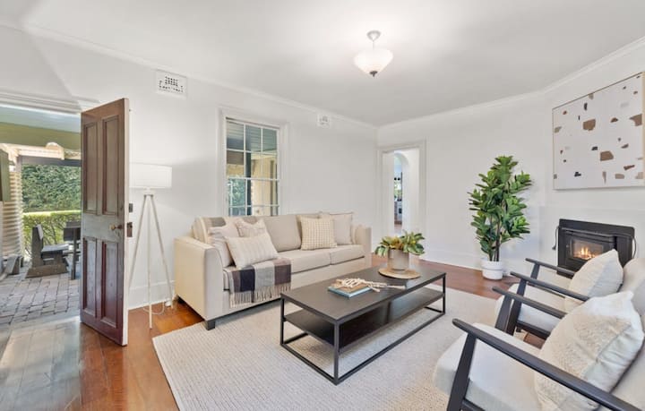 Charming Heritage Home | Groups & Bridal - Camden