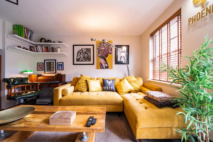 Stunning River Side Home - Canterbury