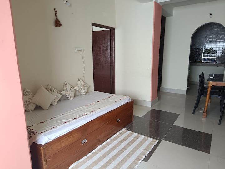 Red Petals - Tea Garden Homestay - Kurseong