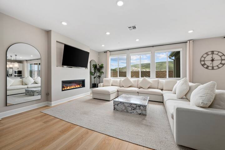 The Lindberg Villa - San Marcos, CA