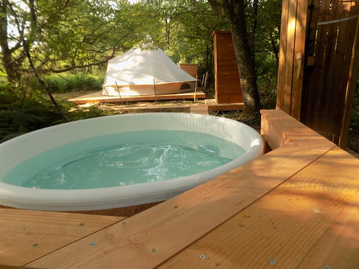 Tente Luxe Jacuzzi Vue Lac - Nouvelle-Aquitaine