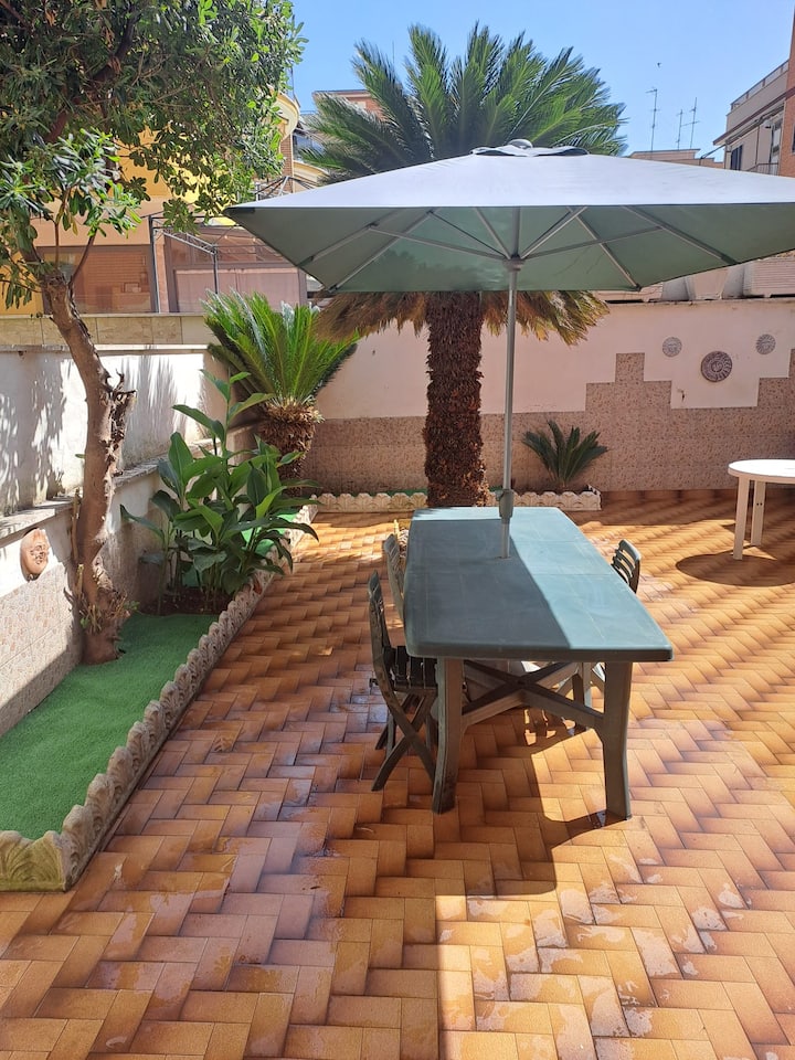 Casa Al Mare Con Ampio Giardino,"la Chicas" - Ardea