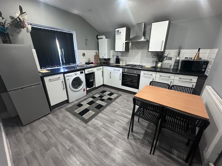 Charming 1-br Apartment Near City Centre & Stadium - Cardiff