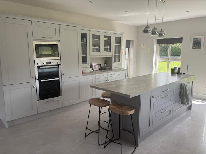 Creganna Beg Family Home - Galway