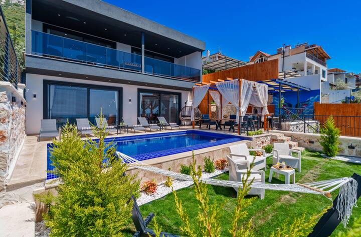 Kalkan'da Deniz Manzaralı Ve Saunalı Lüks Villa - Kalkan