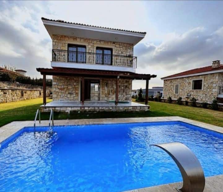 Charming Villa Wth Swimming Pool - Foça