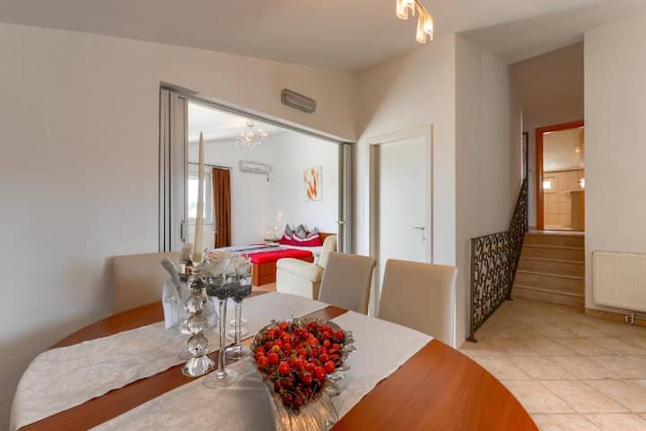 Haus Lilli Mit Pool
Apartment Lilli - Kroatien