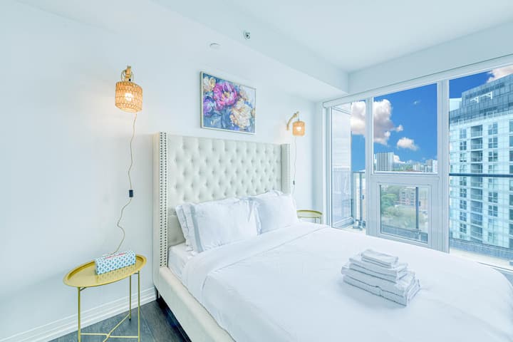 Balcony Skyline Views 3br Sleeps 8 Near Eaton - Mississauga