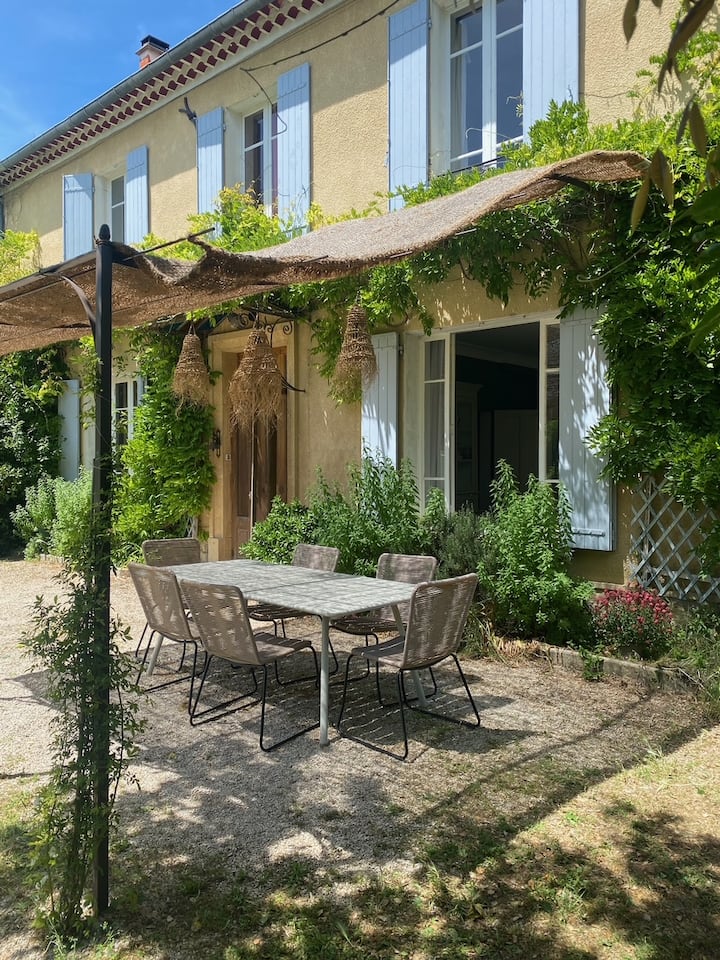 Maison De Famille En Provence - Le Thor