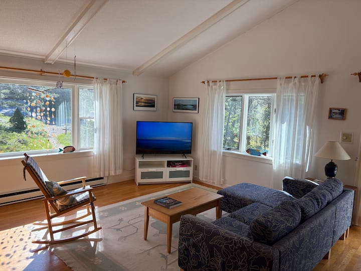 Quiet Cape Escape | Deck Dining + 5 Min To Beaches - Wellfleet, MA
