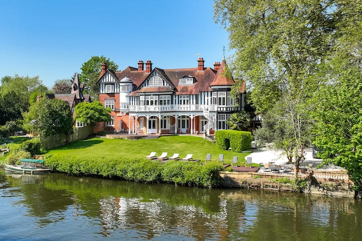 9-bedroom Thameside Retreat – 1 Hour From London - Maidenhead