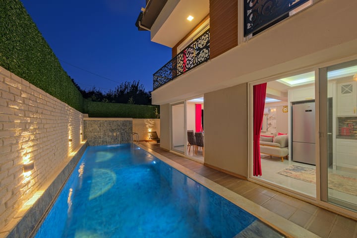 Fethiye'de Havuzlu Tatil Villası - Fethiye