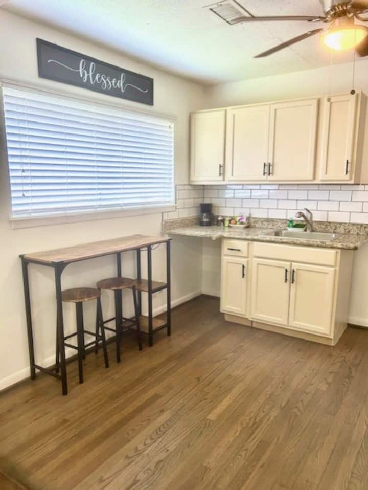 The Nook On Queens - Pasadena, TX