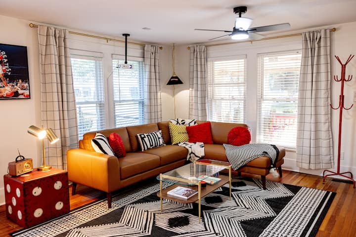 New Retro Sports Retreat | Walkable To Stadiums - Raleigh, NC