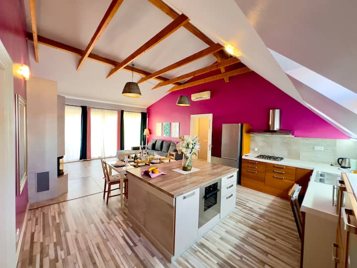 3 Bedrooms Lovely Attic With Terrace - Prague