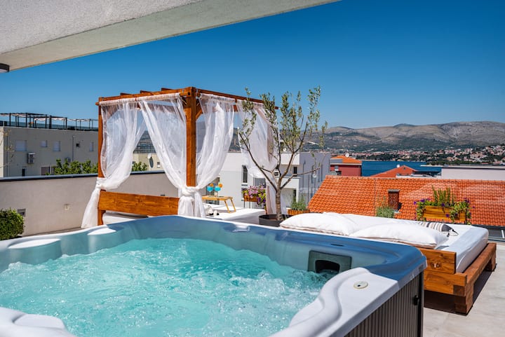 Rooftop Spa Villa W/ Pool&lounge - Trogir