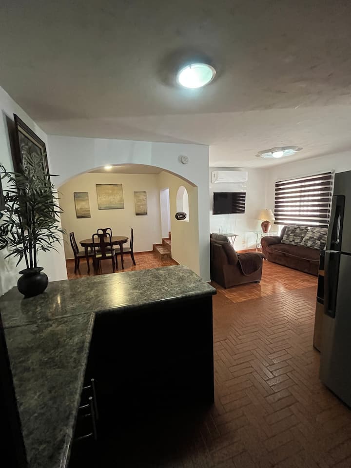 Casa Amplia Familias O Trabajo - Hermosillo