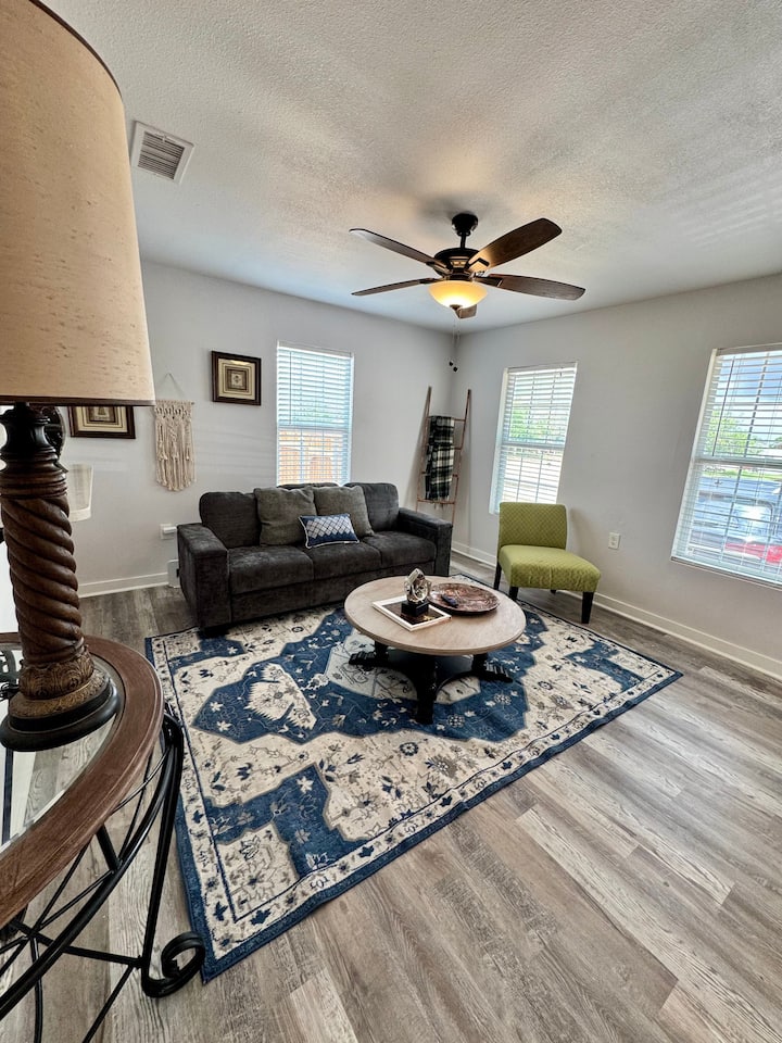 Stay 432 - Downtown 2 Br Home 4 Traveling Workers - Midland, TX