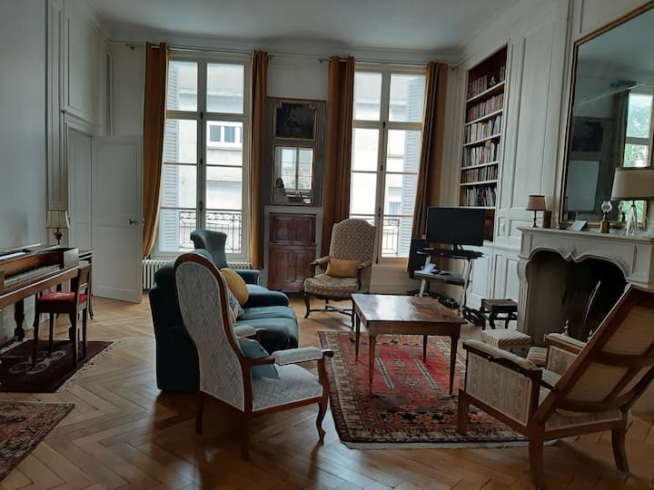 Appartement Remarquable, Centre - Tours